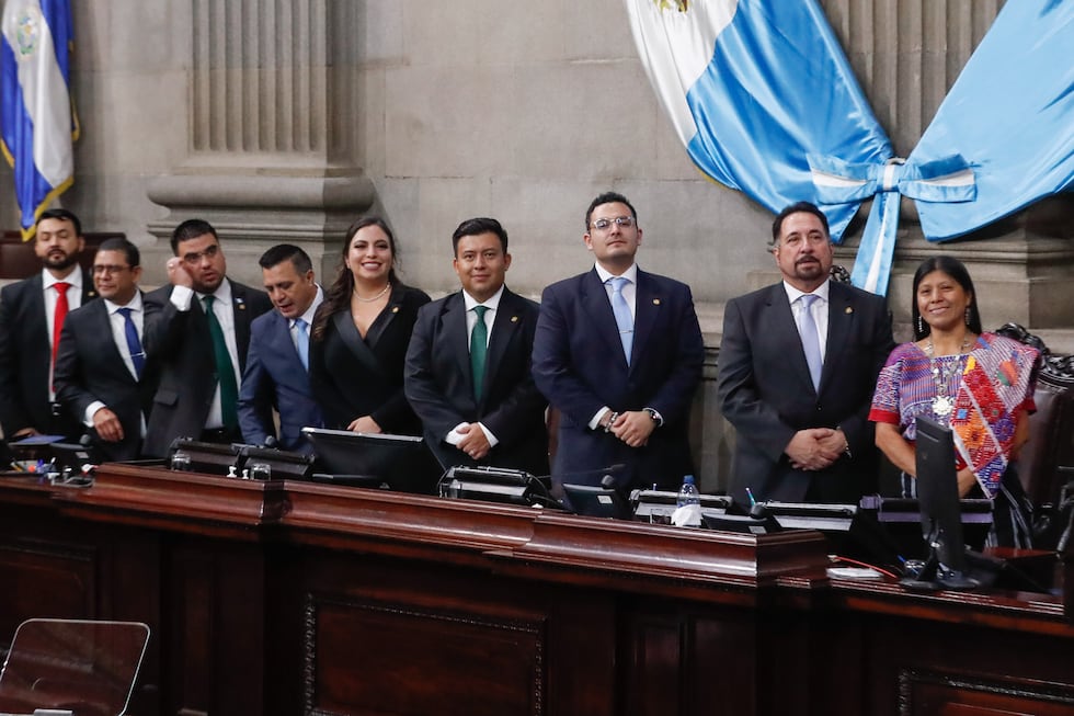 Bernardo Arévalo sworn in as president of Guatemala after Congress ...