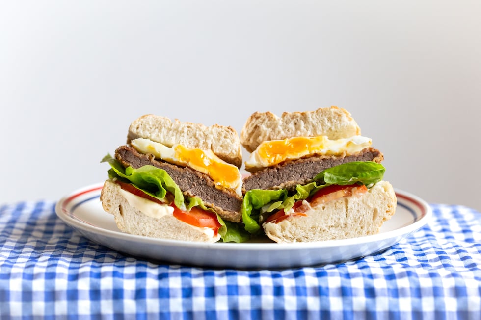 Cómo hacer un sándwich de milanesa tierno y crujiente | El Comidista ...