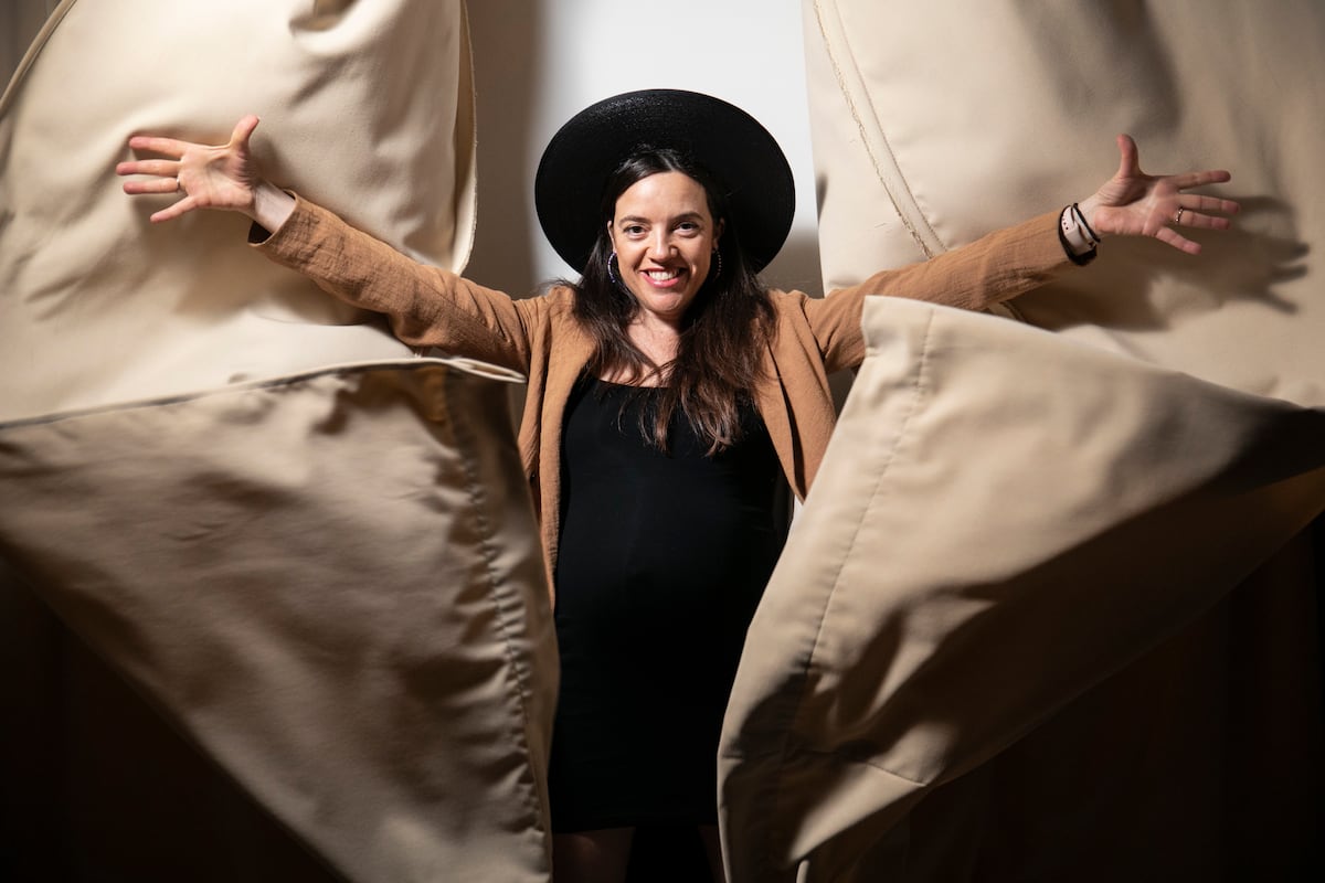 Regina Rodríguez Sirvent: “Soc una comercial nada. Abans d’escriure la ...