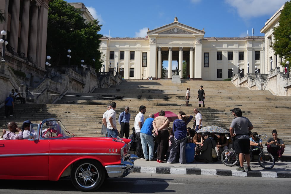 Discontent in Cuba takes shape with pot-banging protests and student ...
