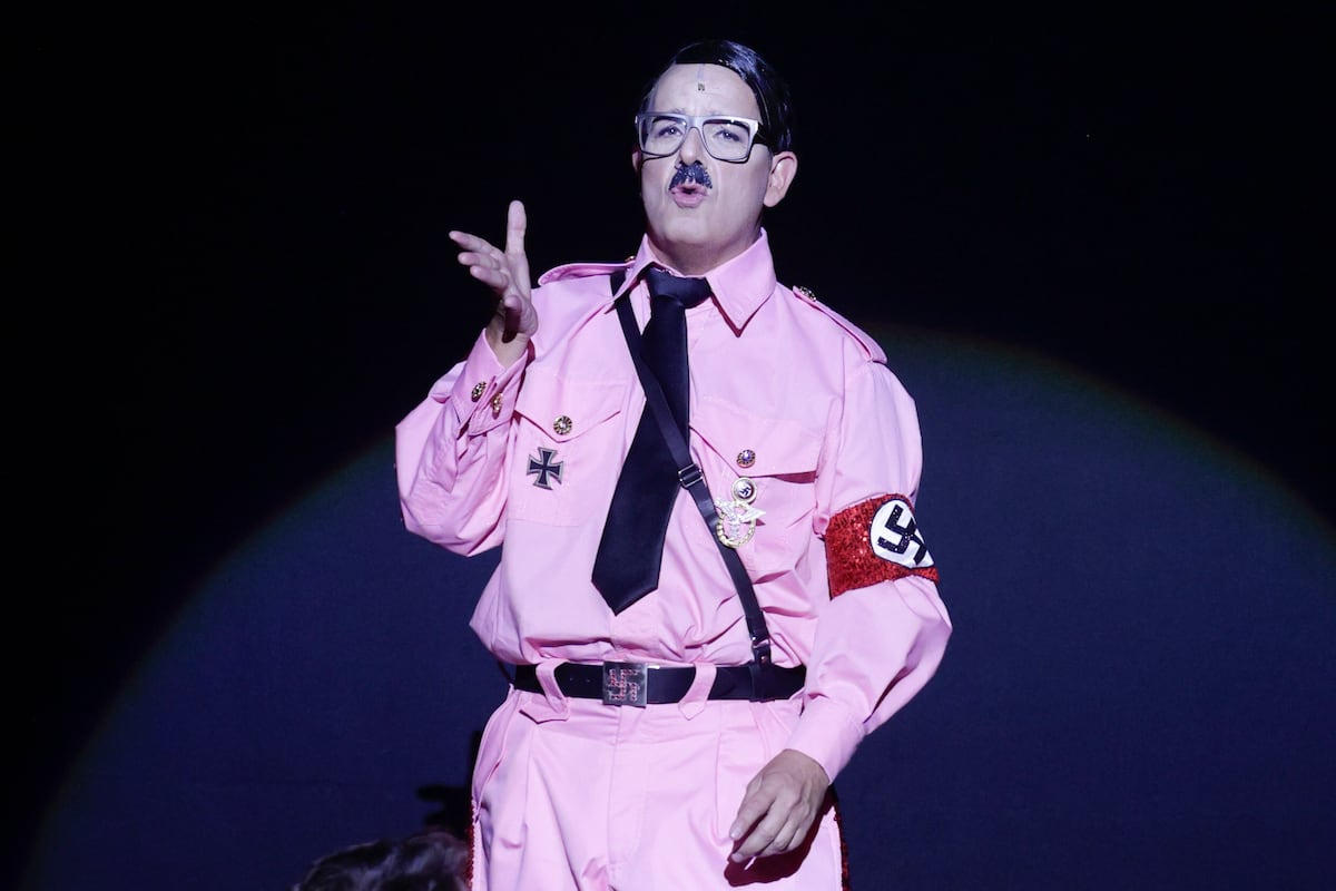 Àngel Llàcer: “Para hacer de Hitler has de buscar su parte ridícula ...