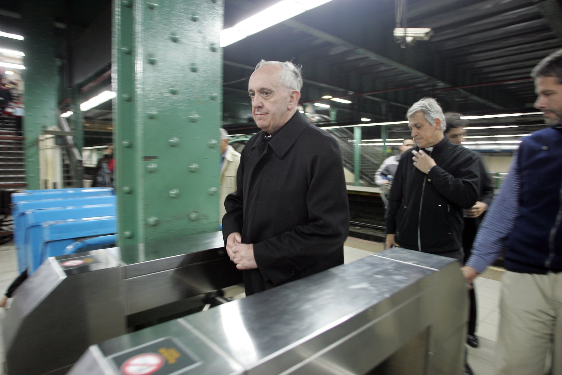 When Pope Francis was Jorge Bergoglio: An uncomfortable archbishop in ...