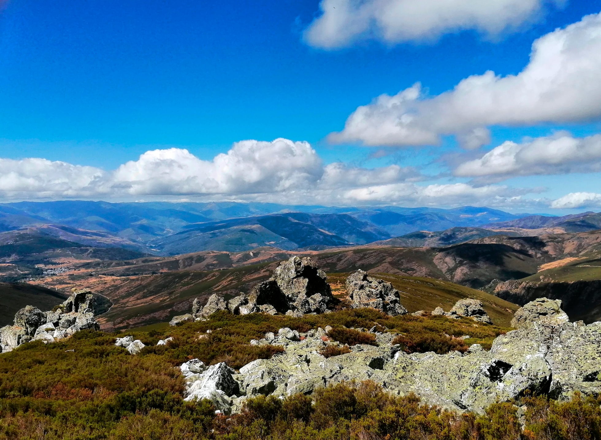 Una ascensión a la cima del Teleno, el Olimpo de los astures en los ...