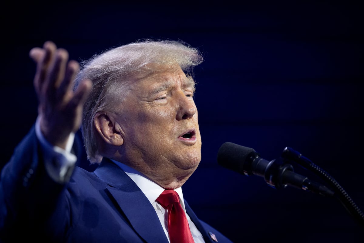 Trump downplays his legal challenges on the campaign trail in Iowa ...
