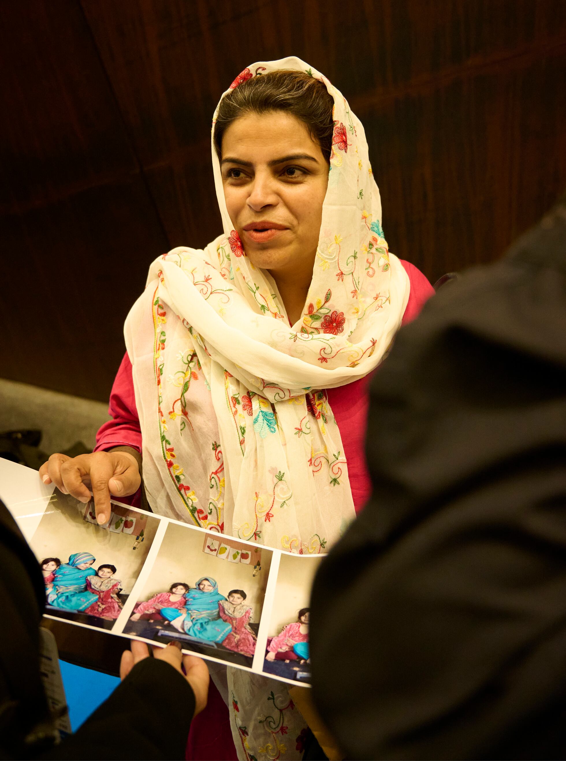 Aniqa Bano, la lucha de una madre para que los niños sordos de las montañas de Pakistán tengan ...