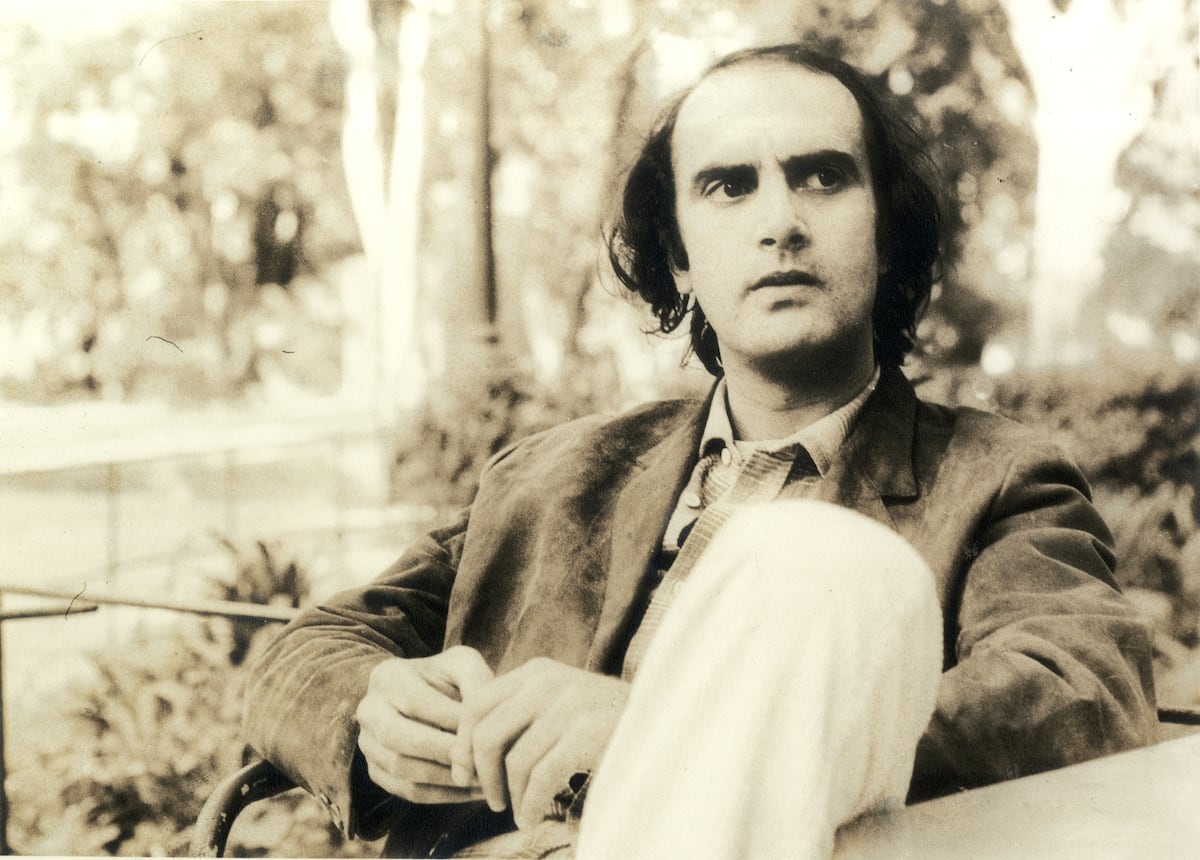 Muere Fausto, el cantautor portugués que usó la música para cambiar el ...