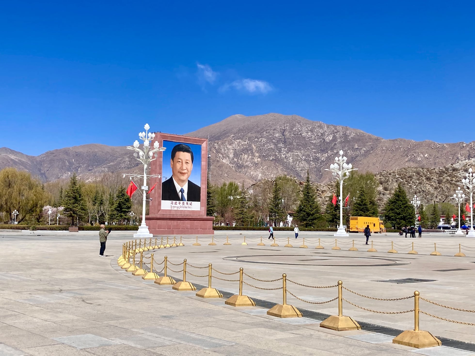 Tibet, the territory where the Chinese Communist Party is omnipresent ...