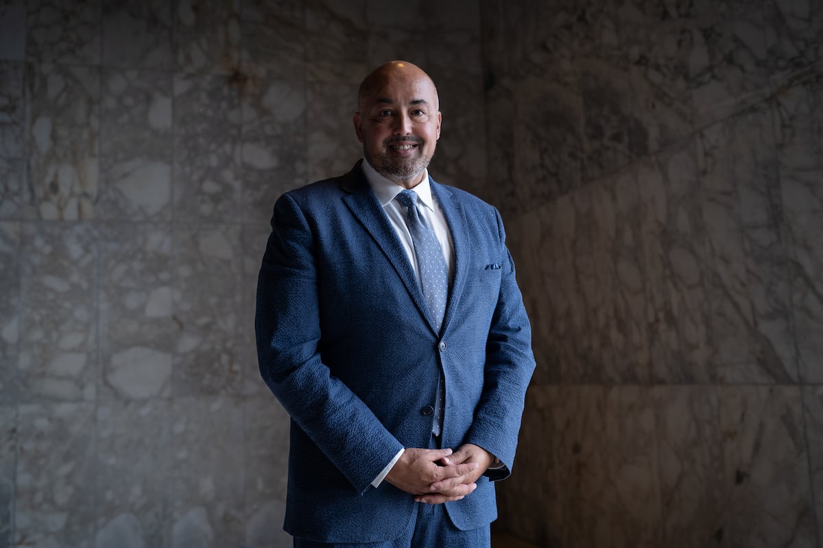 Siva Vaidhyanathan: “La IA no es el fin de los empleos, es una ...