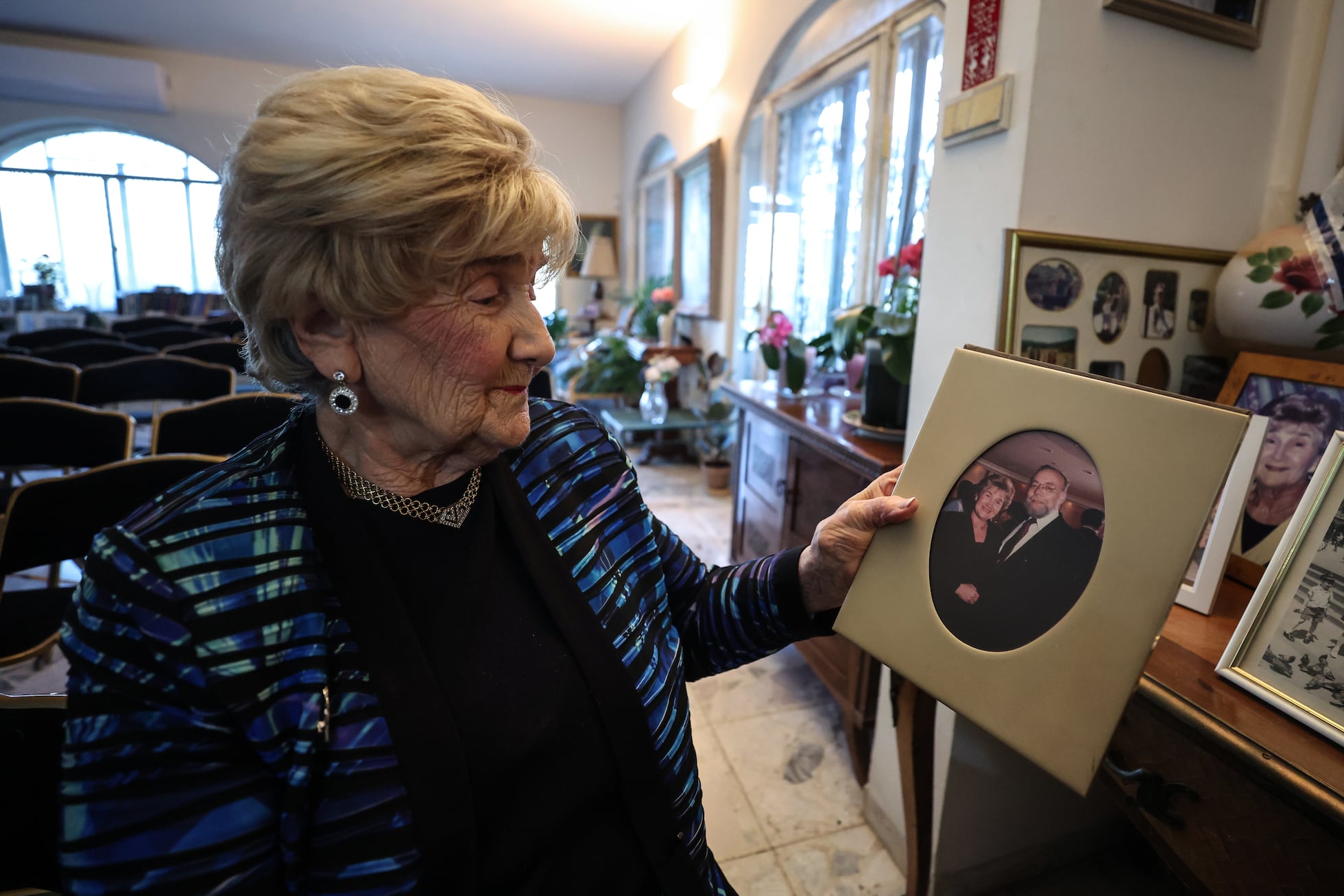 Rena Quint, the girl who survived the Nazi concentration camps alone ...