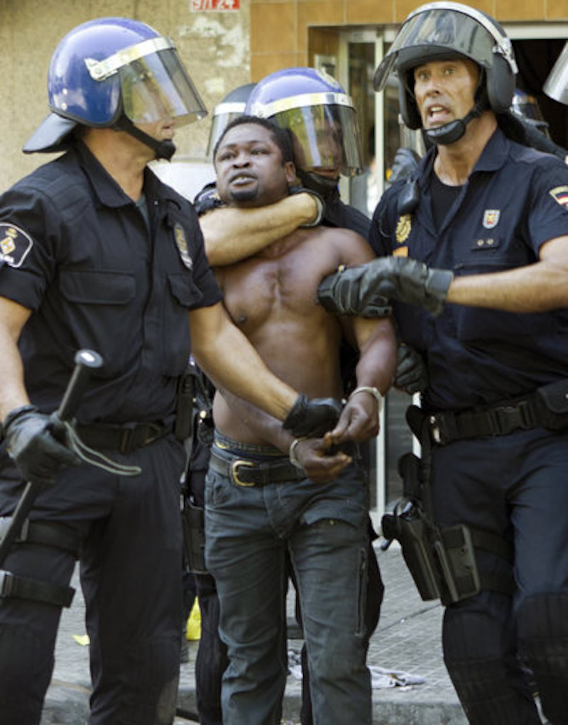 Palma's Gypsy and Nigerian communities in peace deal after violent ...