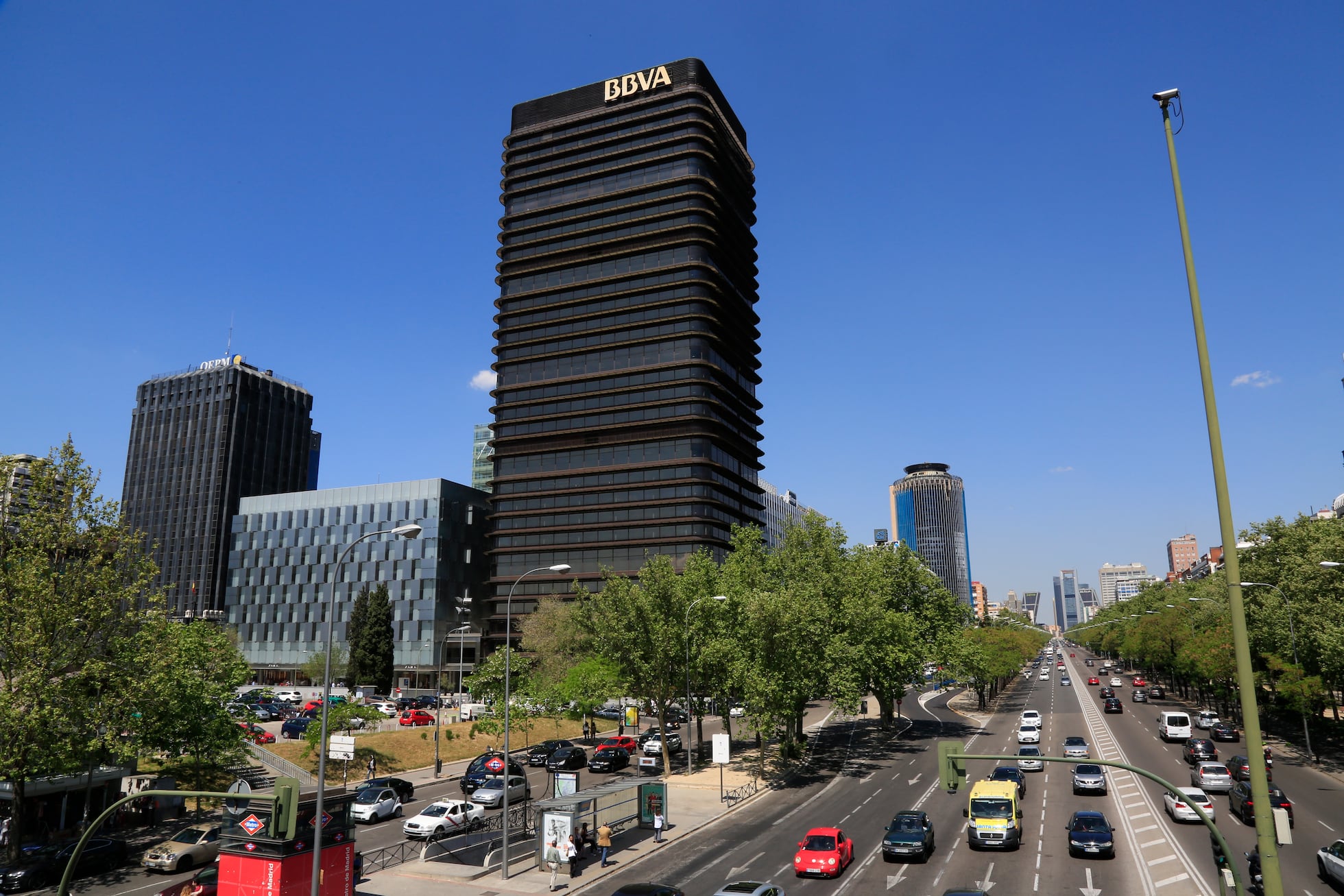 Por qué las Torres KIO son un ejemplo de mala arquitectura: así se distingue un buen edificio de ...