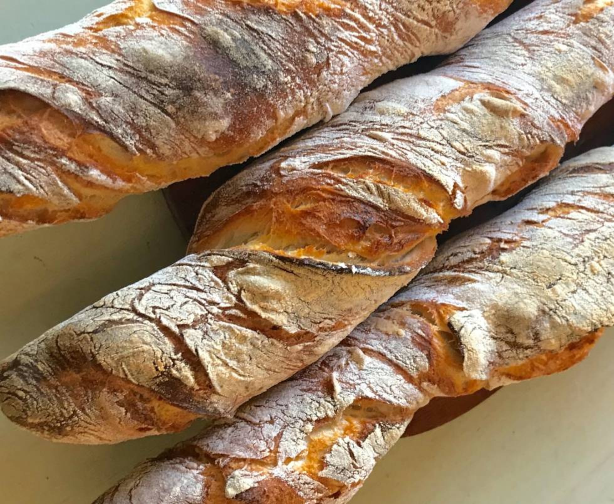 Con las manos en Amasa, grandes panes femeninos | Gastronotas de Capel ...