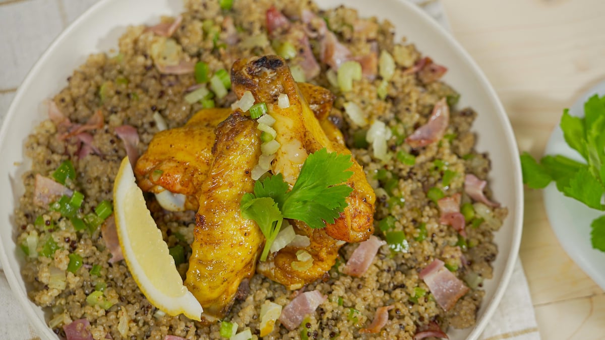 Bowl de quinoa al estilo cajún con alitas de pollo | Recetas a tu bowl ...