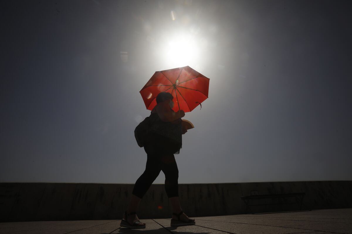 Spain prepares for record-breaking high temperatures as heatwave ...