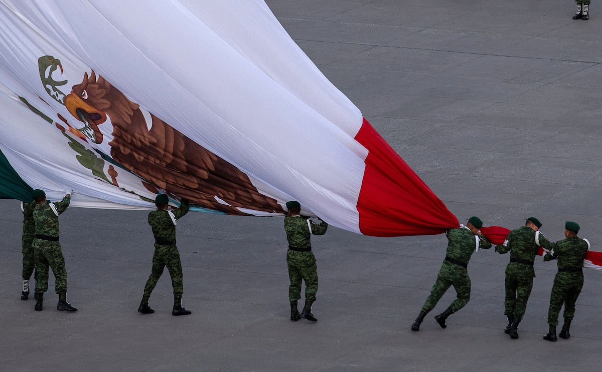 24 de febrero, Día de la Bandera de México: lo que hay detrás de lábaro patrio | EL PAÍS México