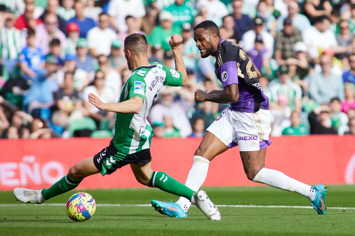 Real Valladolid: El gol del canadiense impasible Cyle Larin | Deportes ...