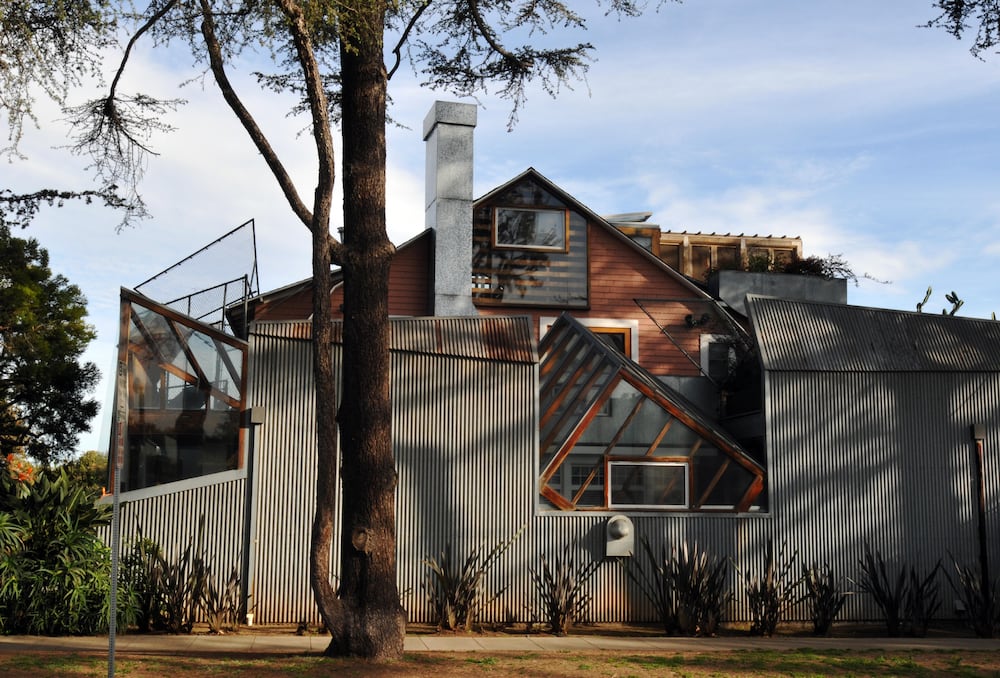 ‘The weird house’: How Frank Gehry revolutionized a neighborhood with ...