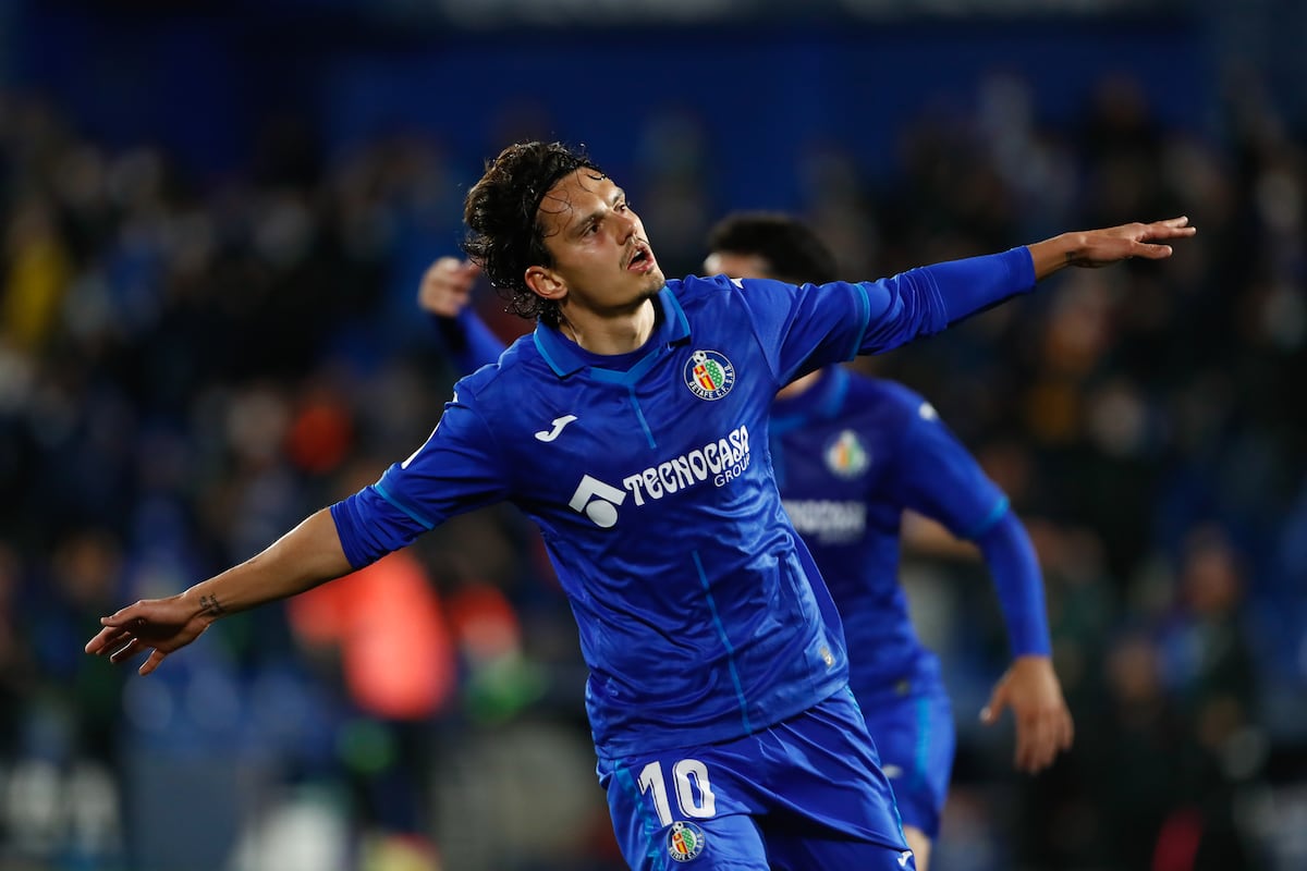 La esperada pegada de Enes Ünal | Deportes | EL PAÍS