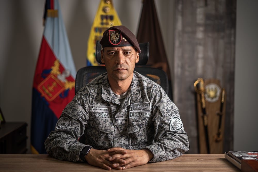 Pedro Sánchez: Petro nombra ministro de Defensa al general que rescató ...