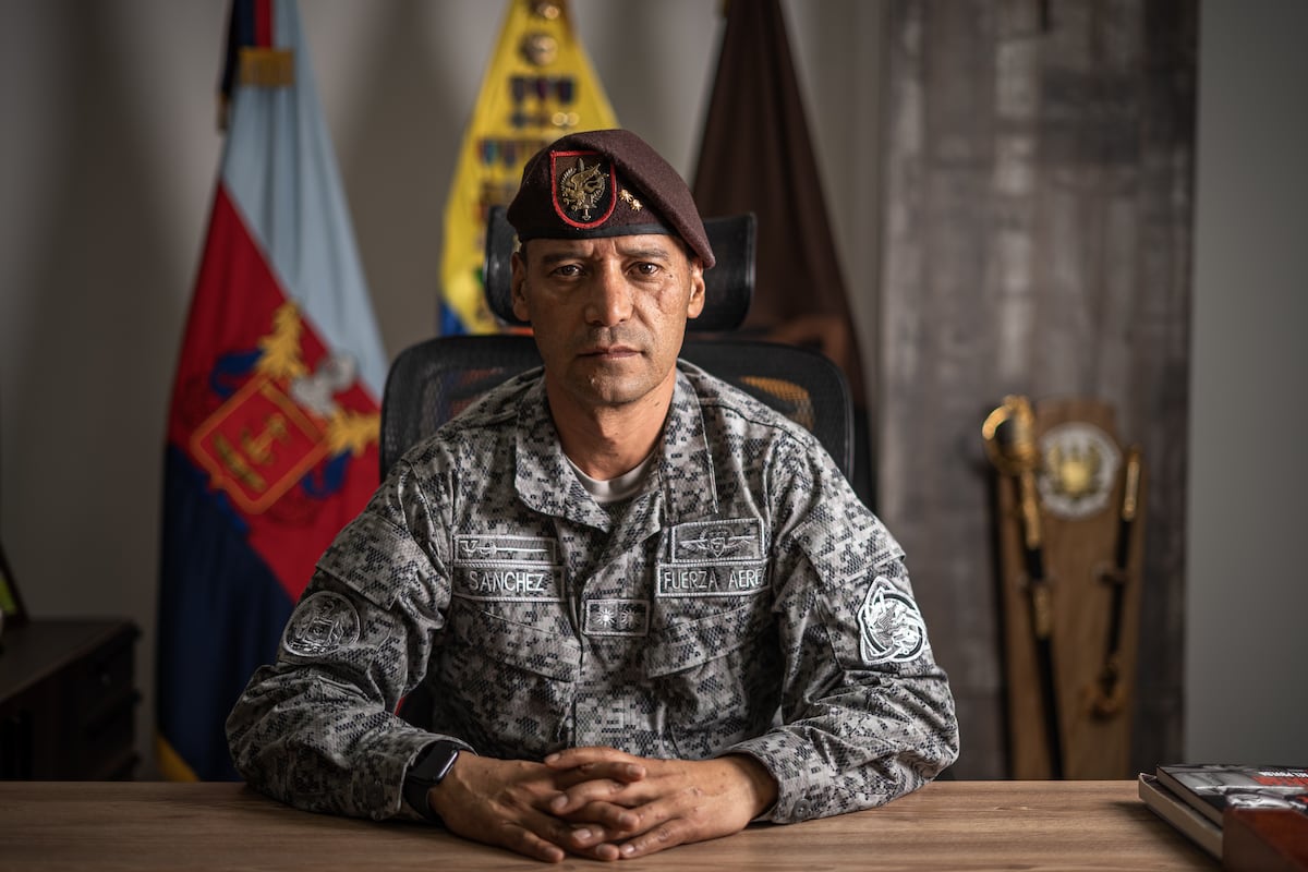 Pedro Sánchez: Petro nombra ministro de Defensa al general que rescató ...