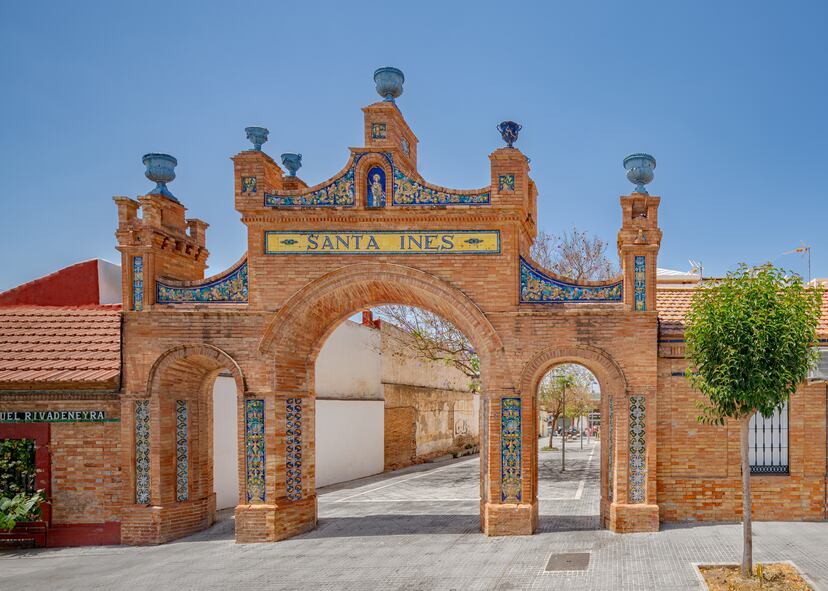 Ruta por la Málaga moderna que imaginó el arquitecto Guerrero Strachan ...