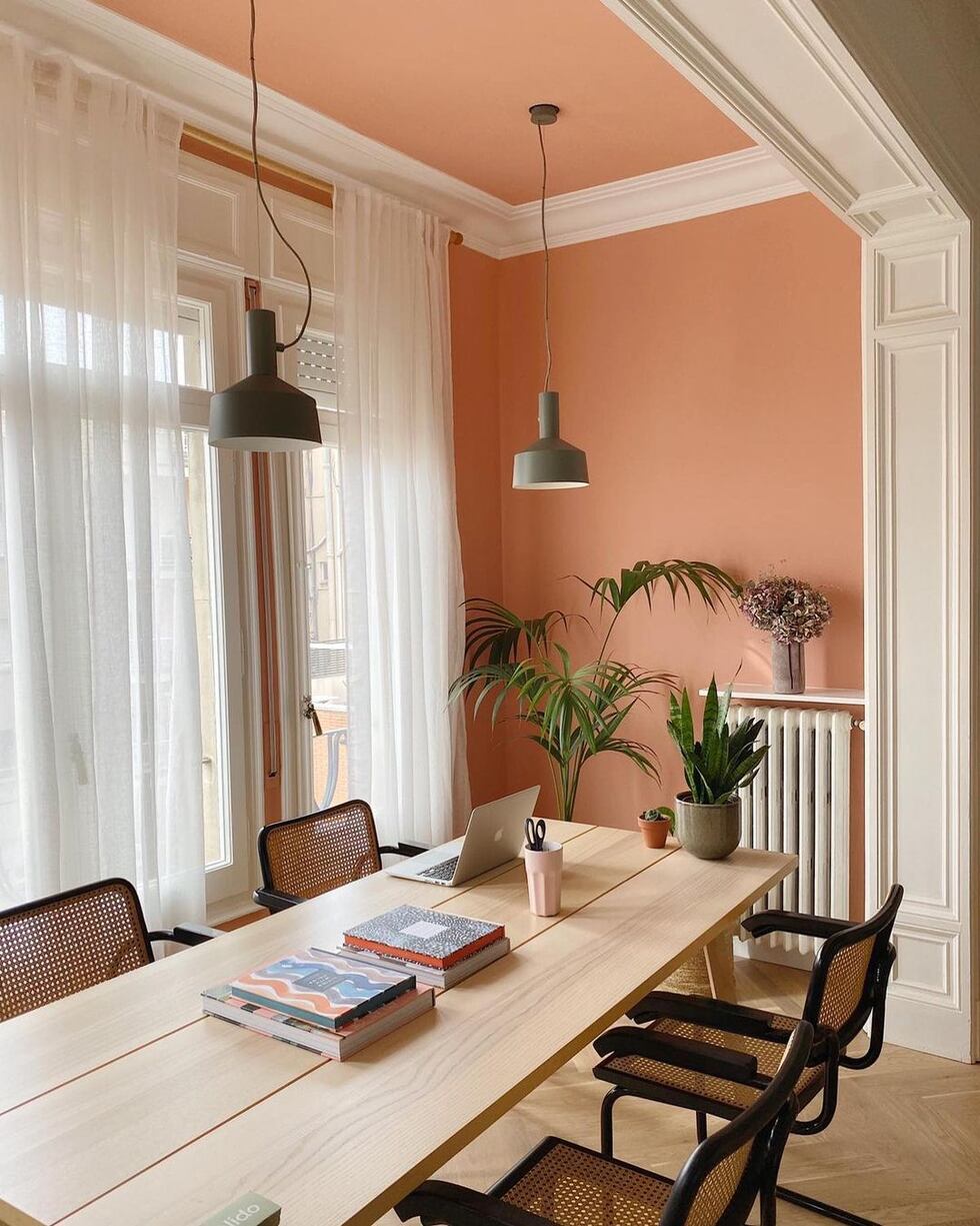 ¿Pintar el techo de un color distinto al blanco es una buena idea ...