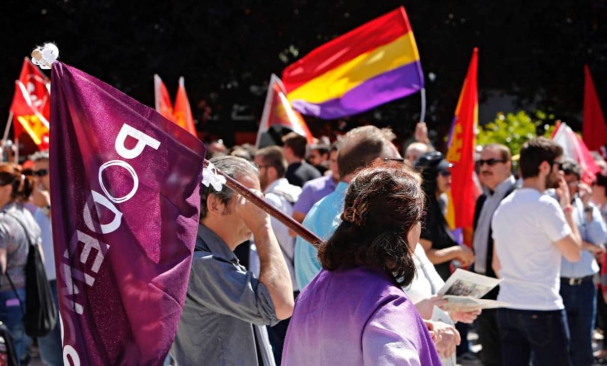 Spanish politics: Communist symbols jar with Podemos’s message of ...
