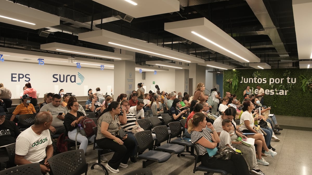 El declive del sistema de salud que llevó al fin de la EPS Sura | EL PAÍS América Colombia
