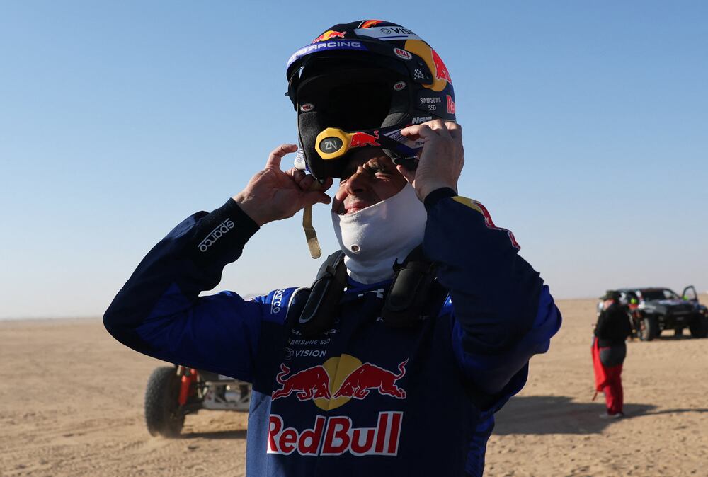 Nani Roma da el gran golpe y se pone líder del Dakar con Carlos Sainz a ...