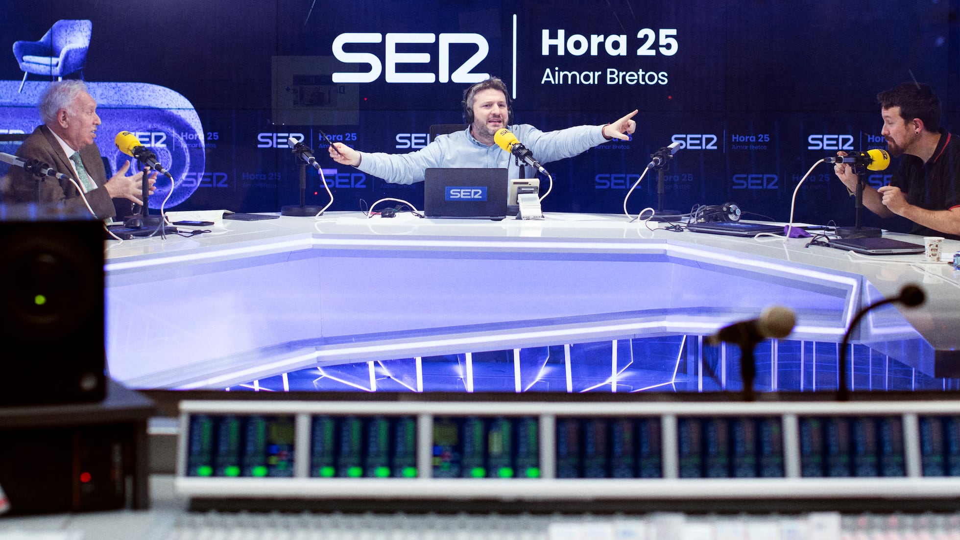 Cadena SER: ‘Hora 25′: el programa pionero de la radio cumple 50 años ...