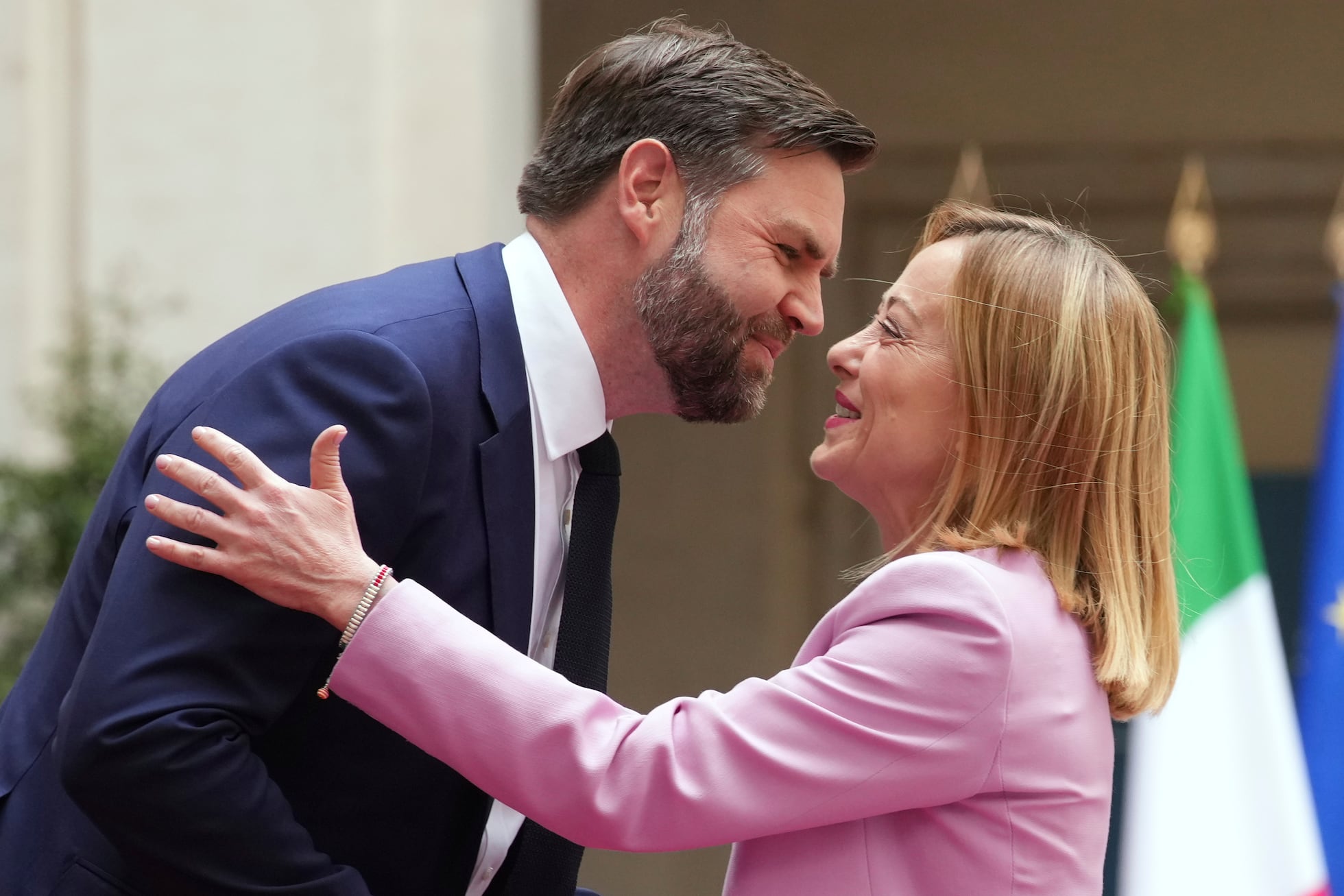 J. D. Vance: El vicepresidente de EE UU, en su encuentro con Meloni ...