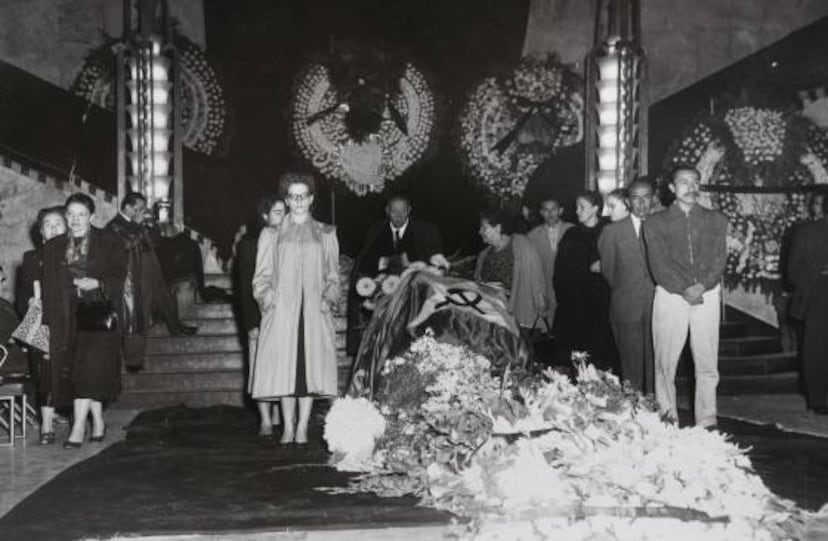 Frida Kahlo: Her accident, inspiration and legacy in the art world ...