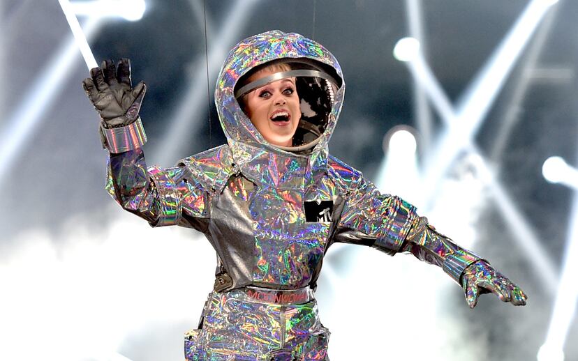 El vuelo espacial “solo para mujeres” de Jeff Bezos para su prometida y Katy Perry banaliza la ...