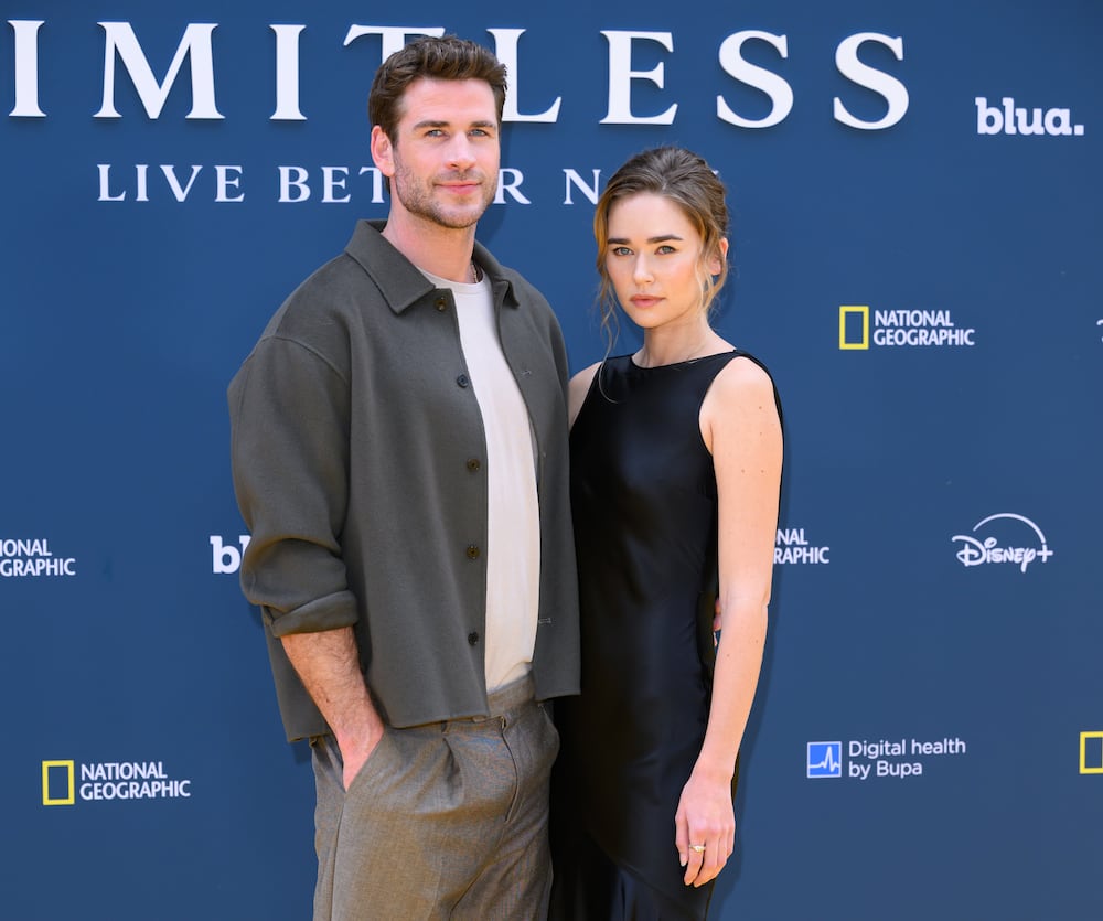 Liam Hemsworth y su novia Gabriella Brooks anuncian su boda | Gente | EL PAÍS