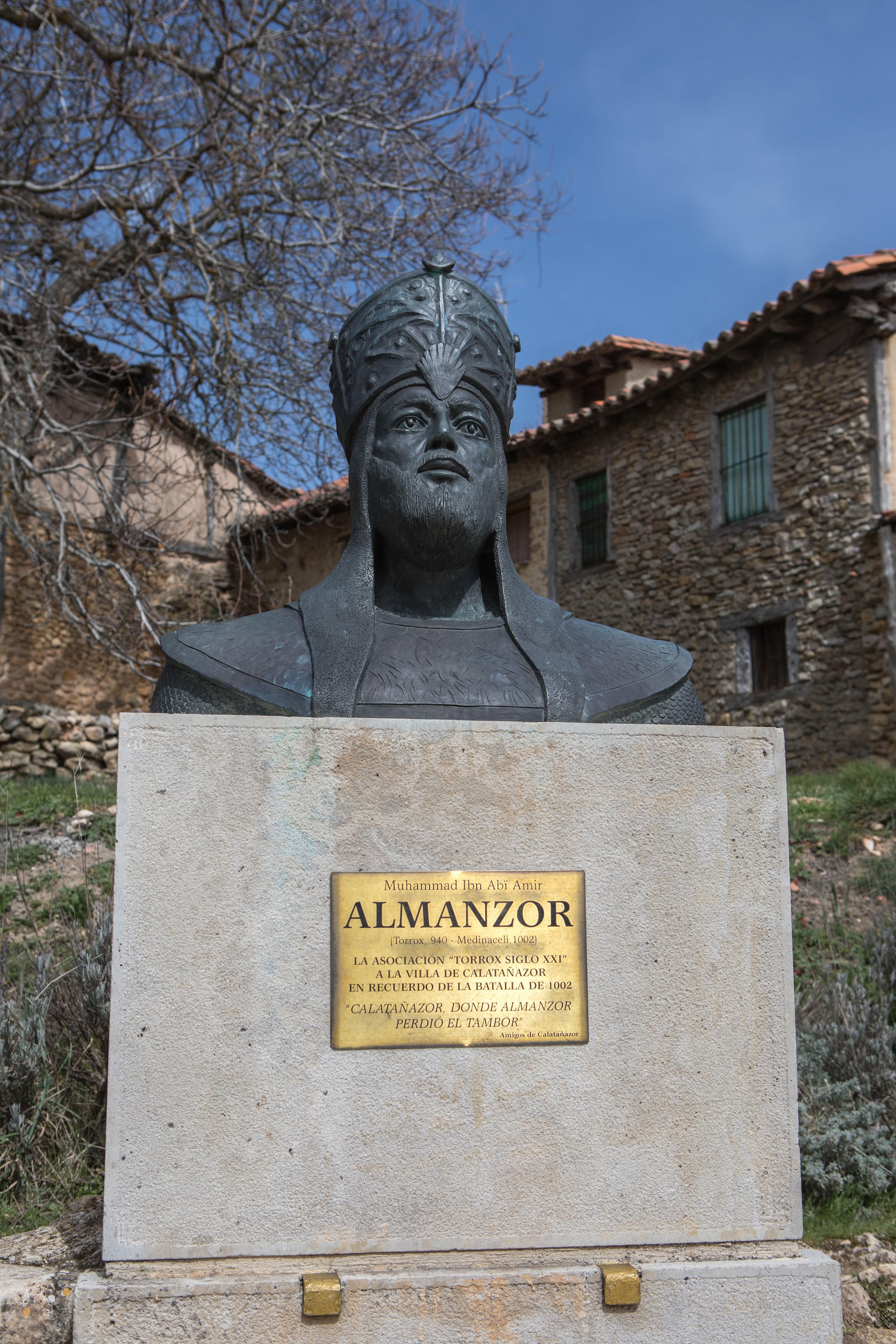 Almanzor descansa en un convento de Soria desde hace mil años | Cultura ...
