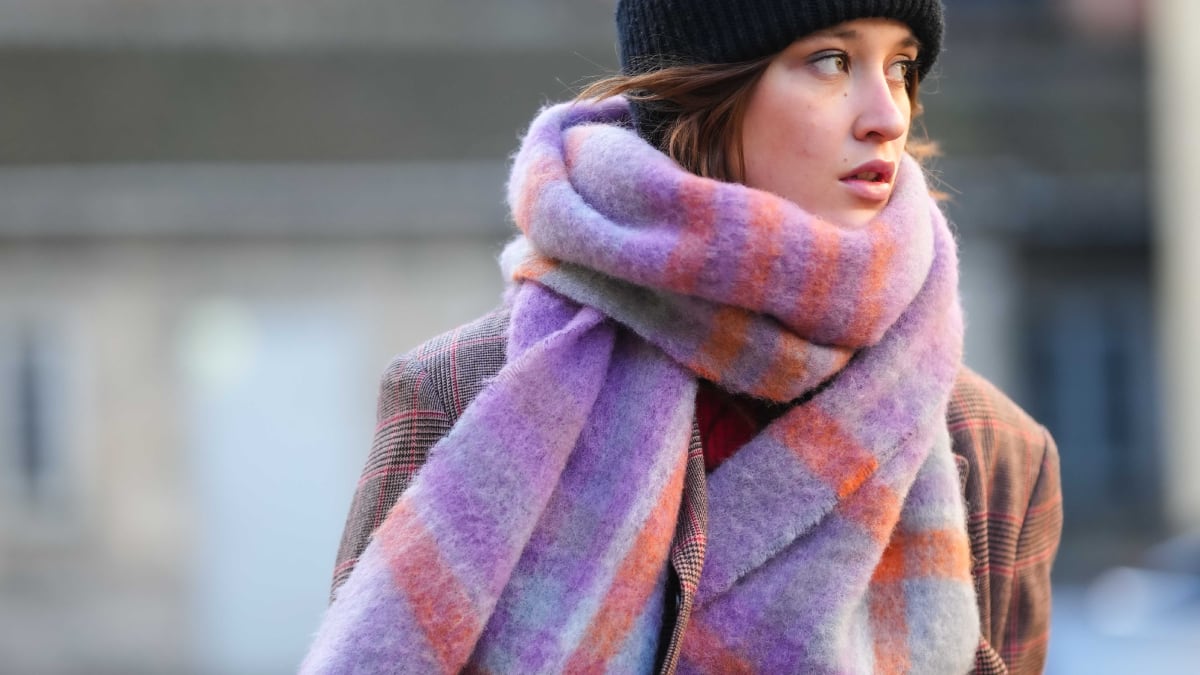 Diez bufandas de colores para alegrar el invierno | Moda | S Moda | EL PAÍS