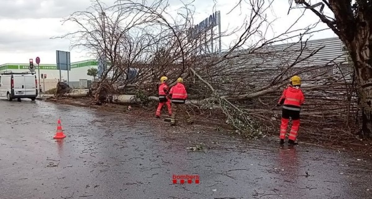El aeropuerto de Barcelona desvía 11 vuelos por “meteorología adversa ...