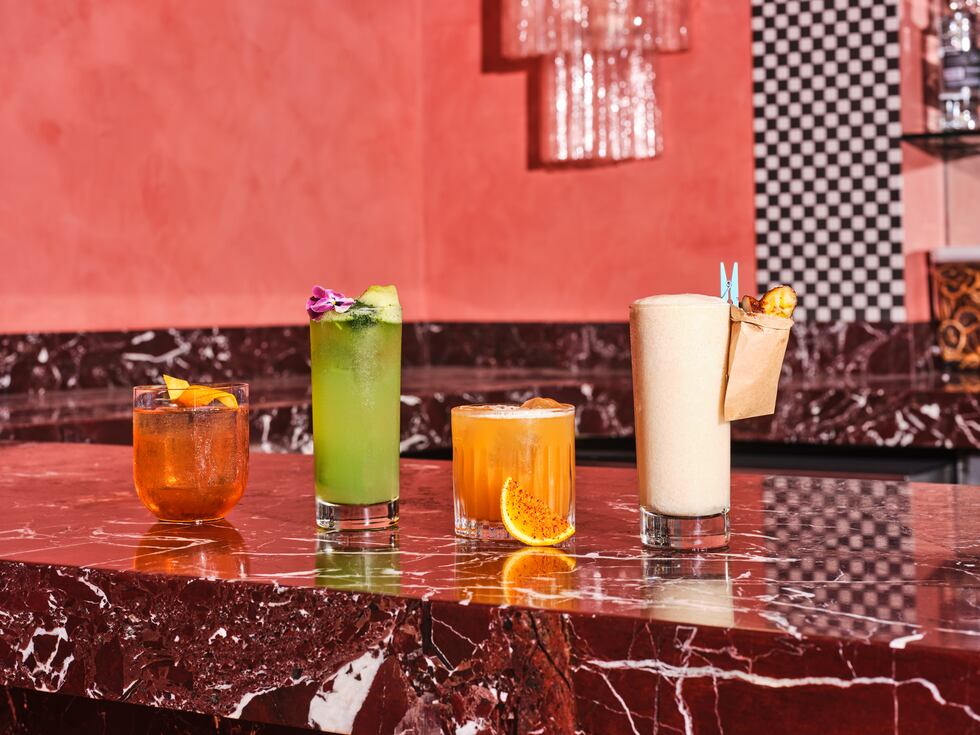 Netflix Bites: What do you eat at the Netflix restaurant? Pizza with ...