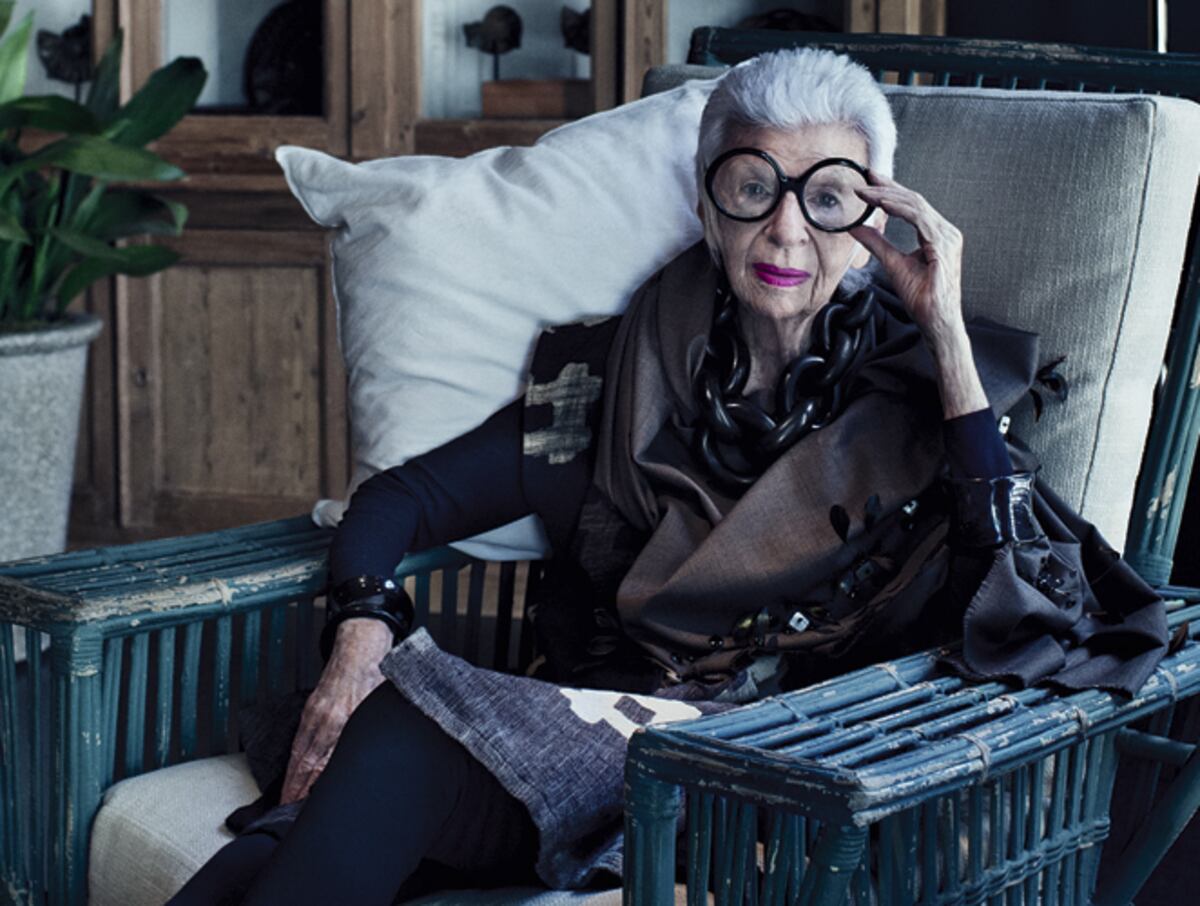 Así Es Un Día De Compras Con La Extraordinaria Iris Apfel Placeres