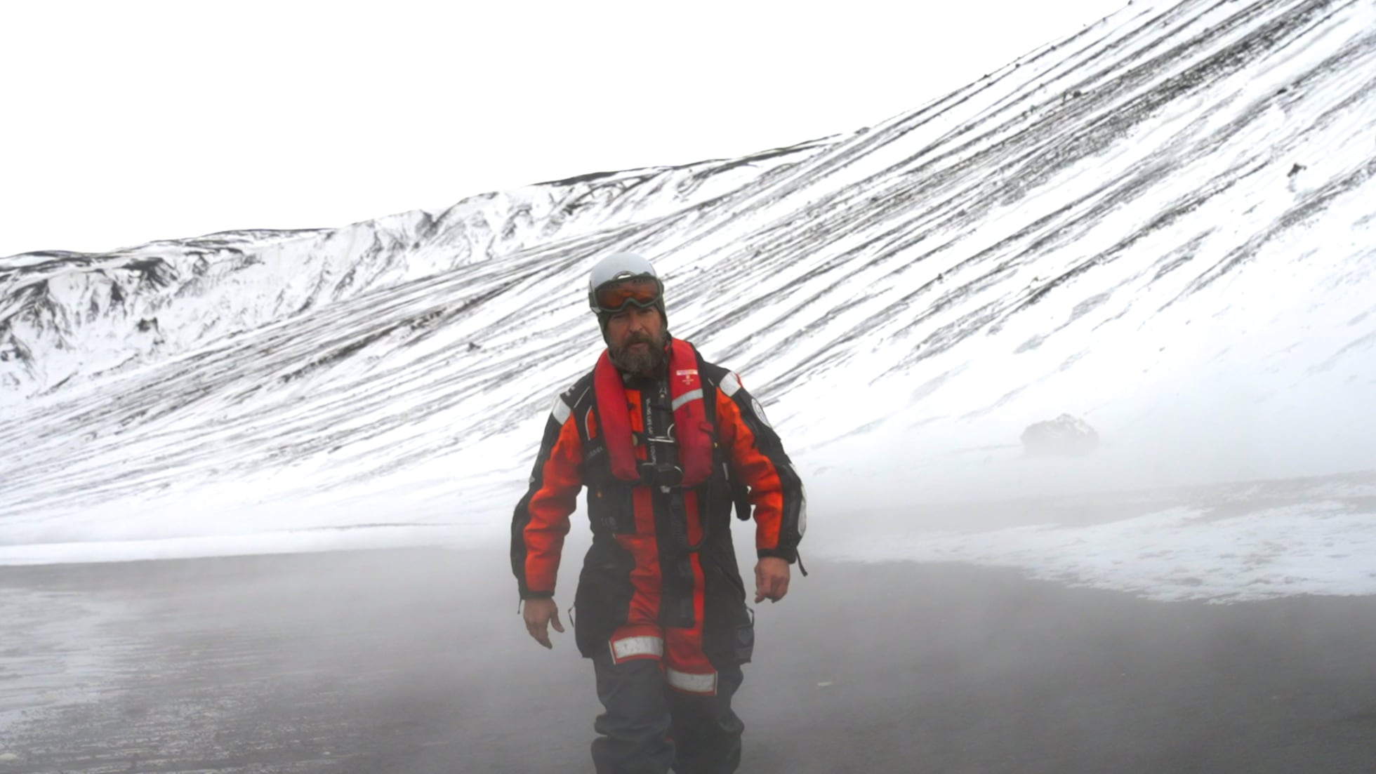 The volcano threatening the Spanish military base in Antarctica ...