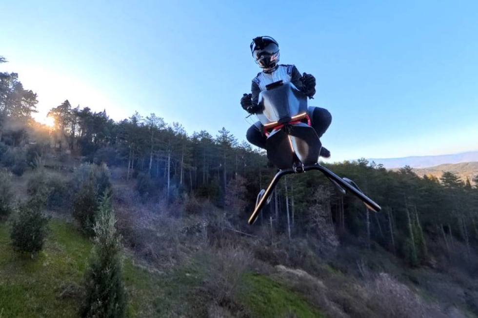 Volonaut Airbike, una moto voladora al más puro estilo Star Wars que ...
