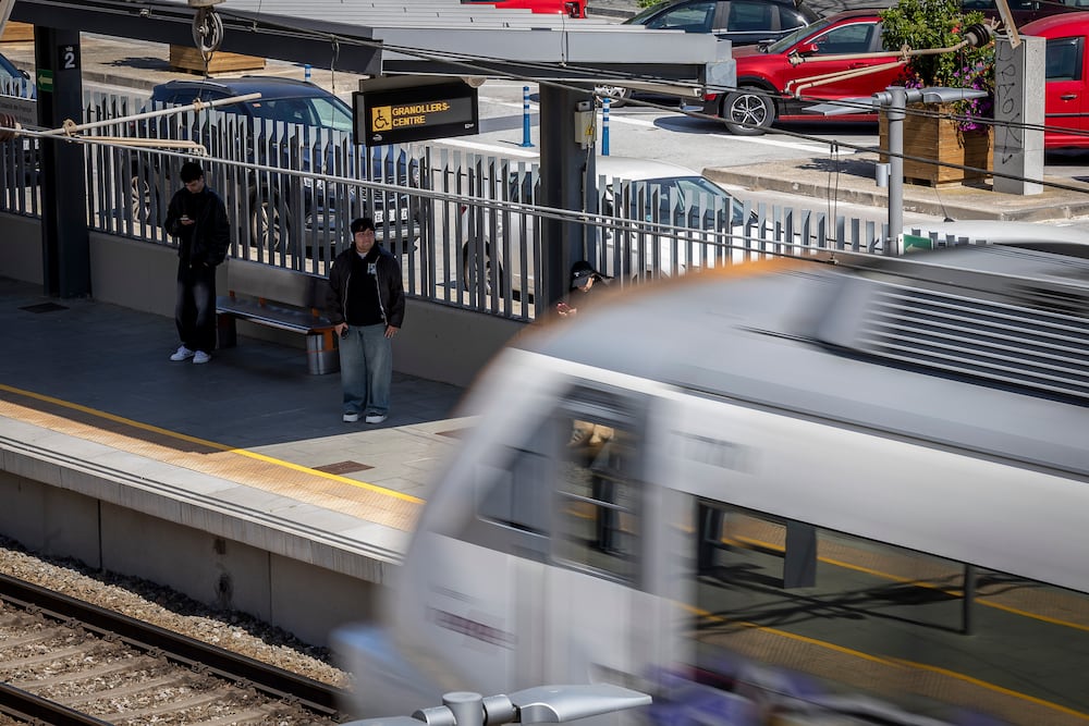 Rodalies: Muere electrocutado en la zona de vías del tren de ...