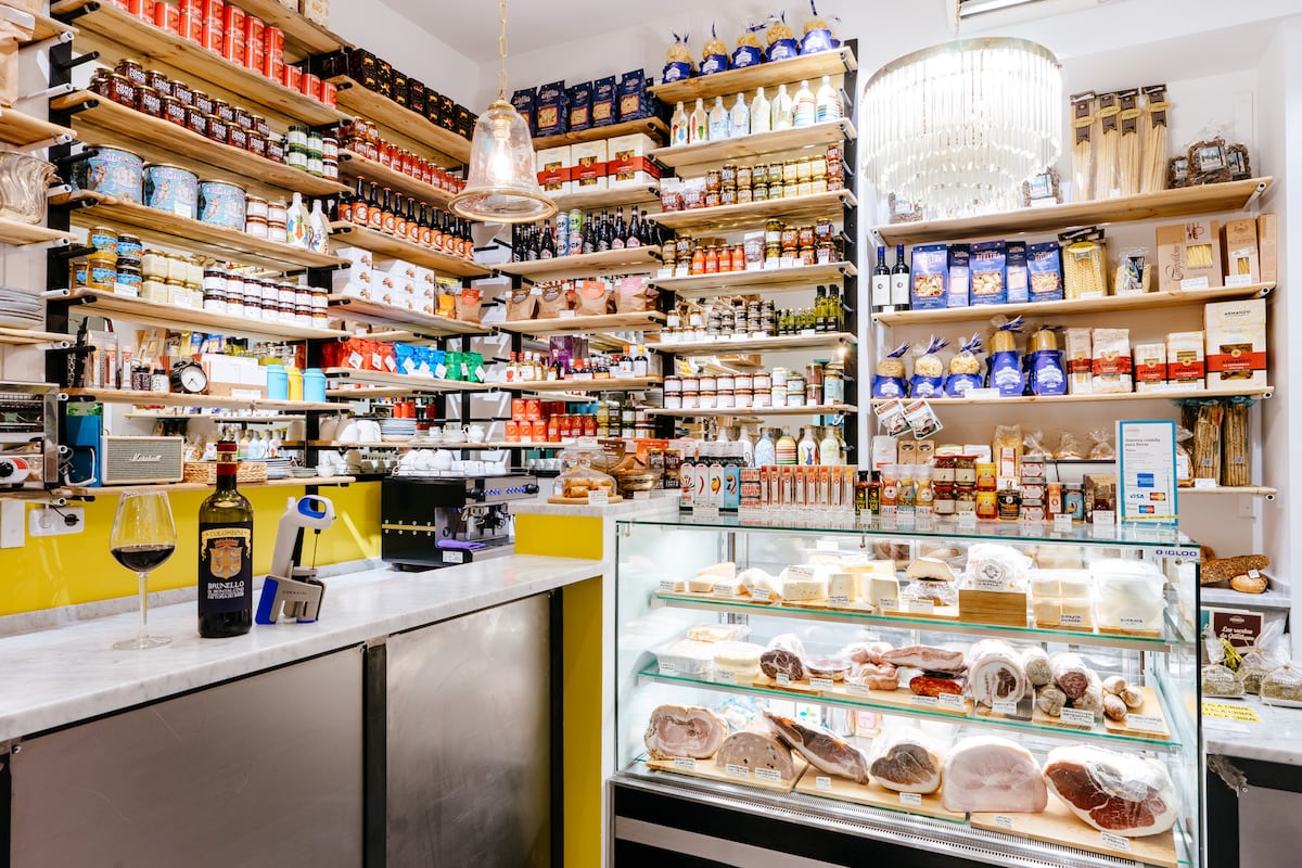 Cinco tiendas de comida de barrio que nos hacen más felices | El ...