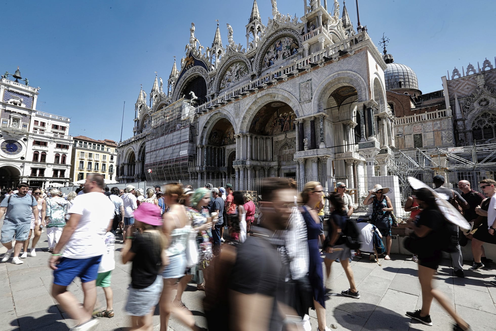 ‘Watch out, pickpockets!’: The warning shout to tourists by a Venetian ...