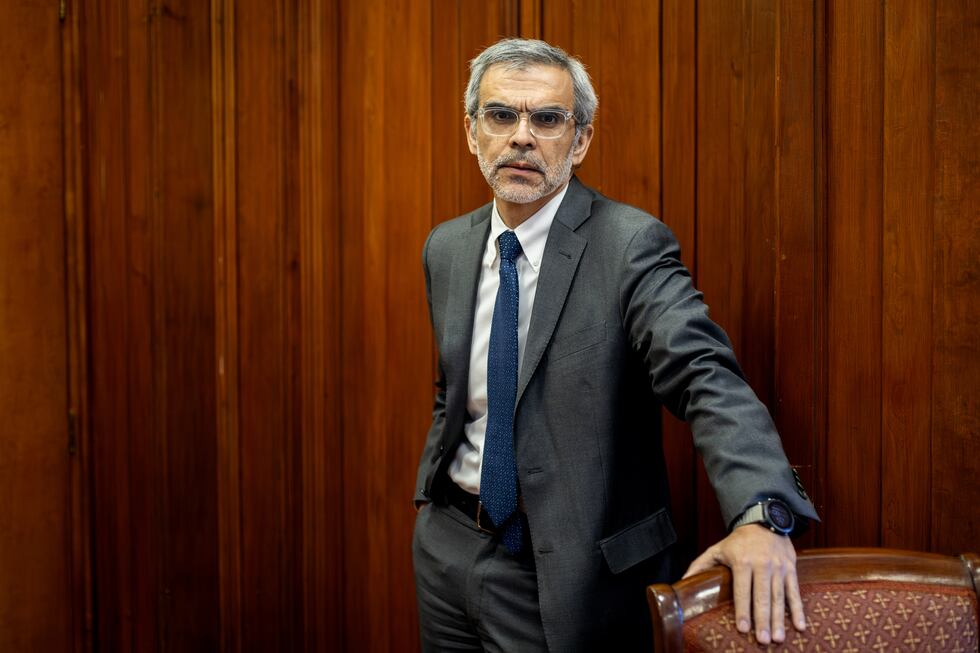 Luis Cordero deja el ministerio de Justicia y asume como subsecretario ...