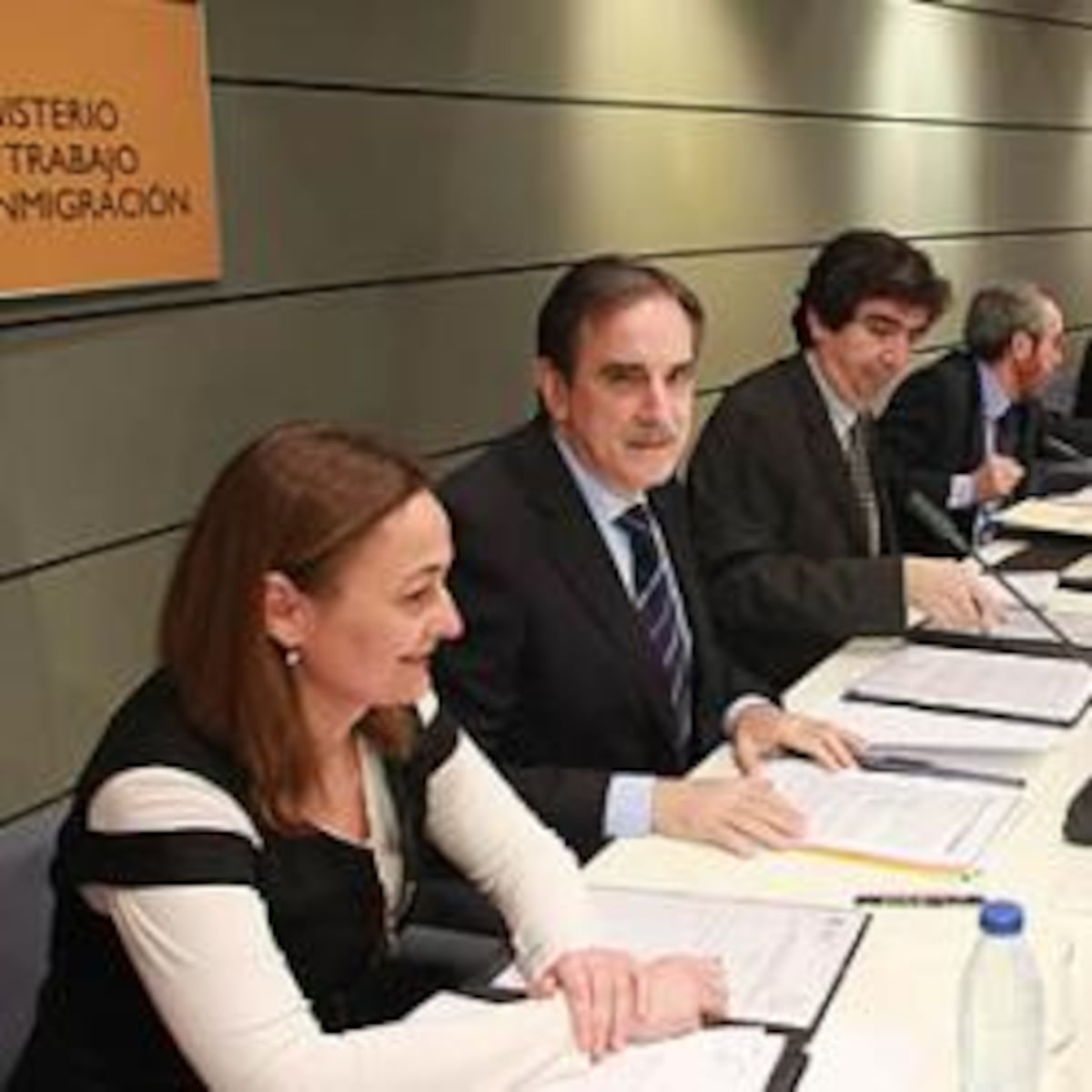 La ayuda de formación a parados de 350 euros solo durará seis meses ...