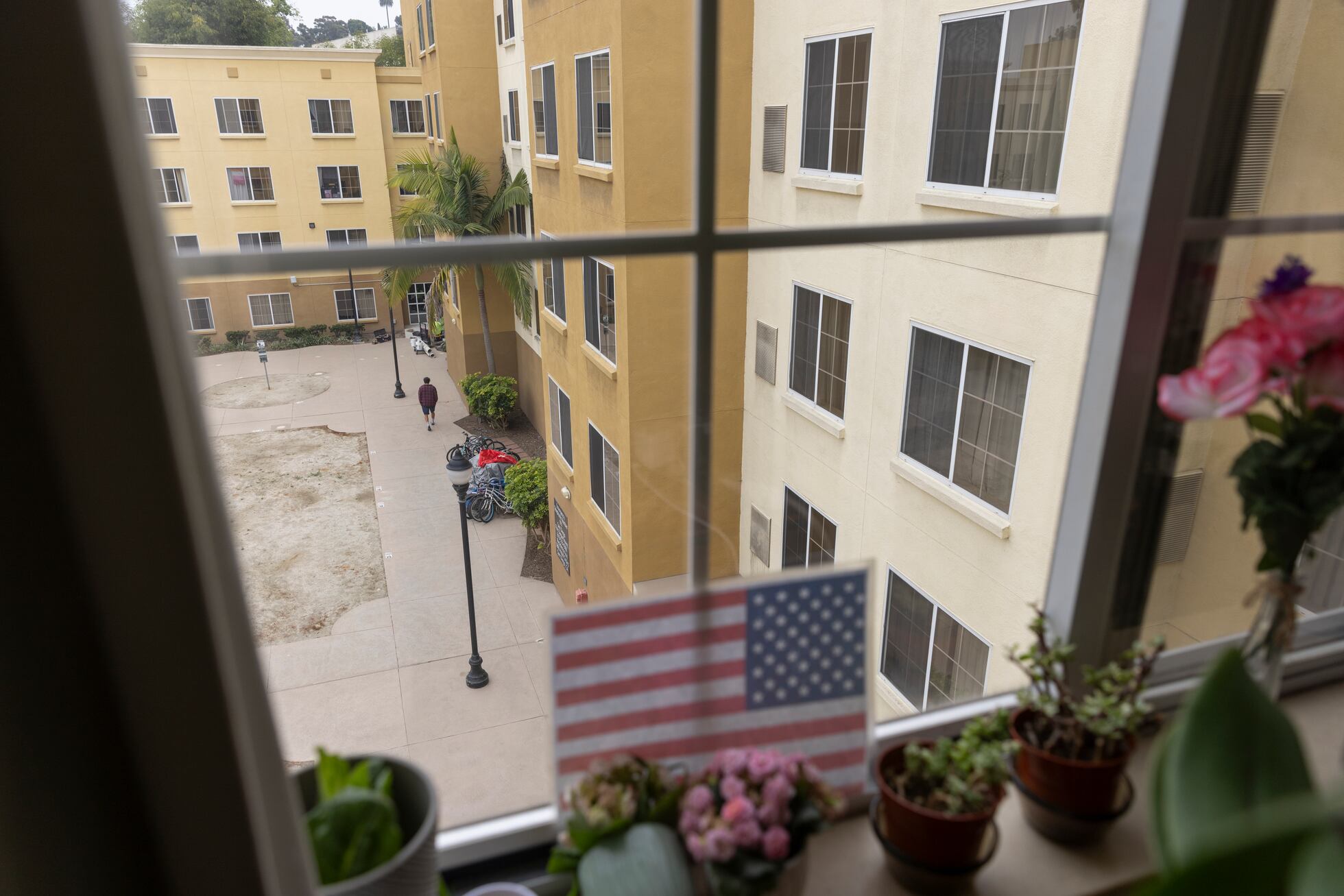 After life in the street, the Endres family finds a home | U.S. | EL ...