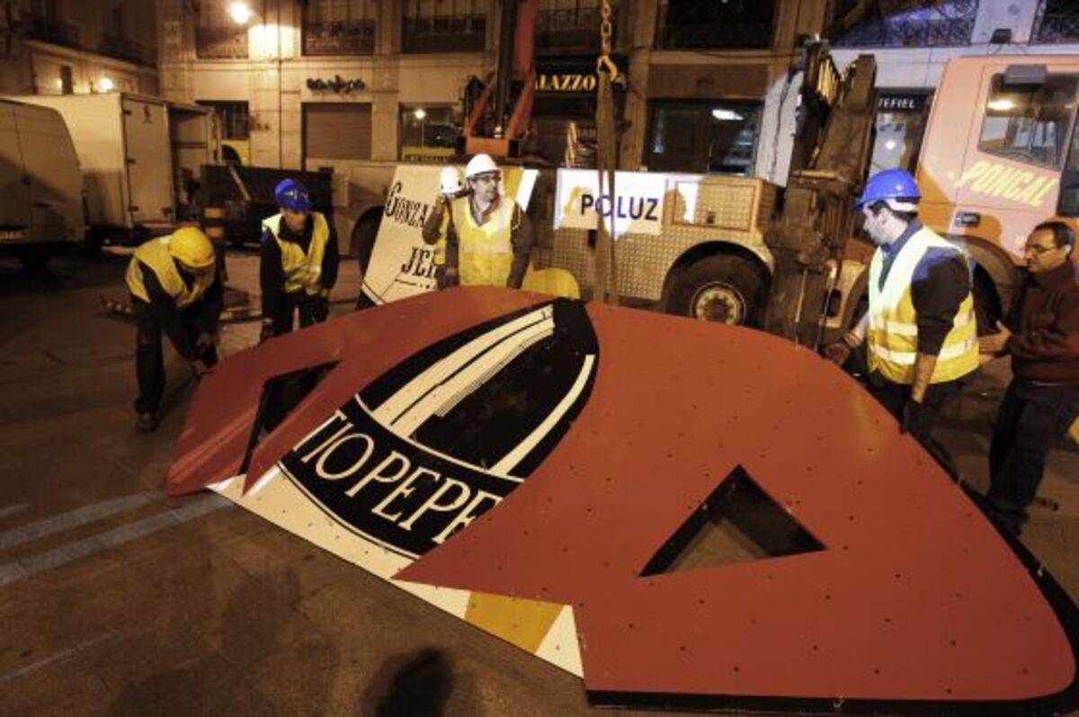 Iconic Tío Pepe sign is returned to Madrid’s Puerta del Sol | Spain ...