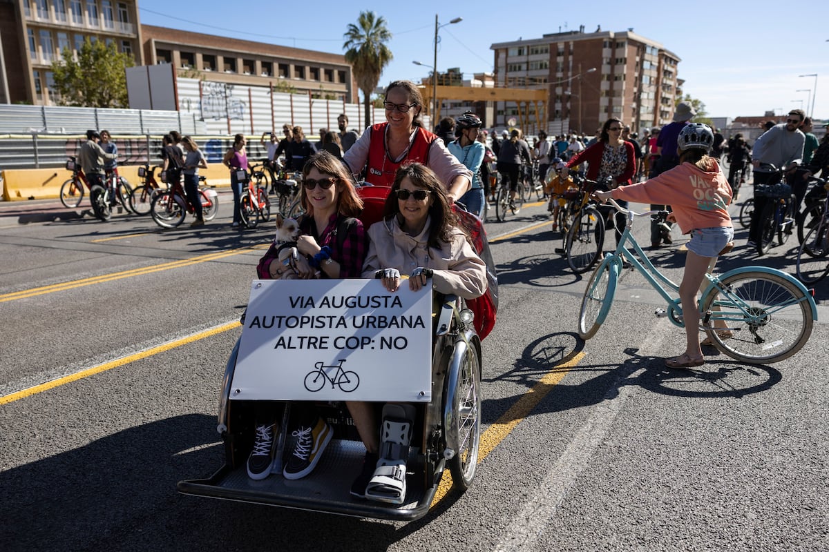 Barcelona: Unos 500 ciclistas reivindican el carril bici de la Via ...