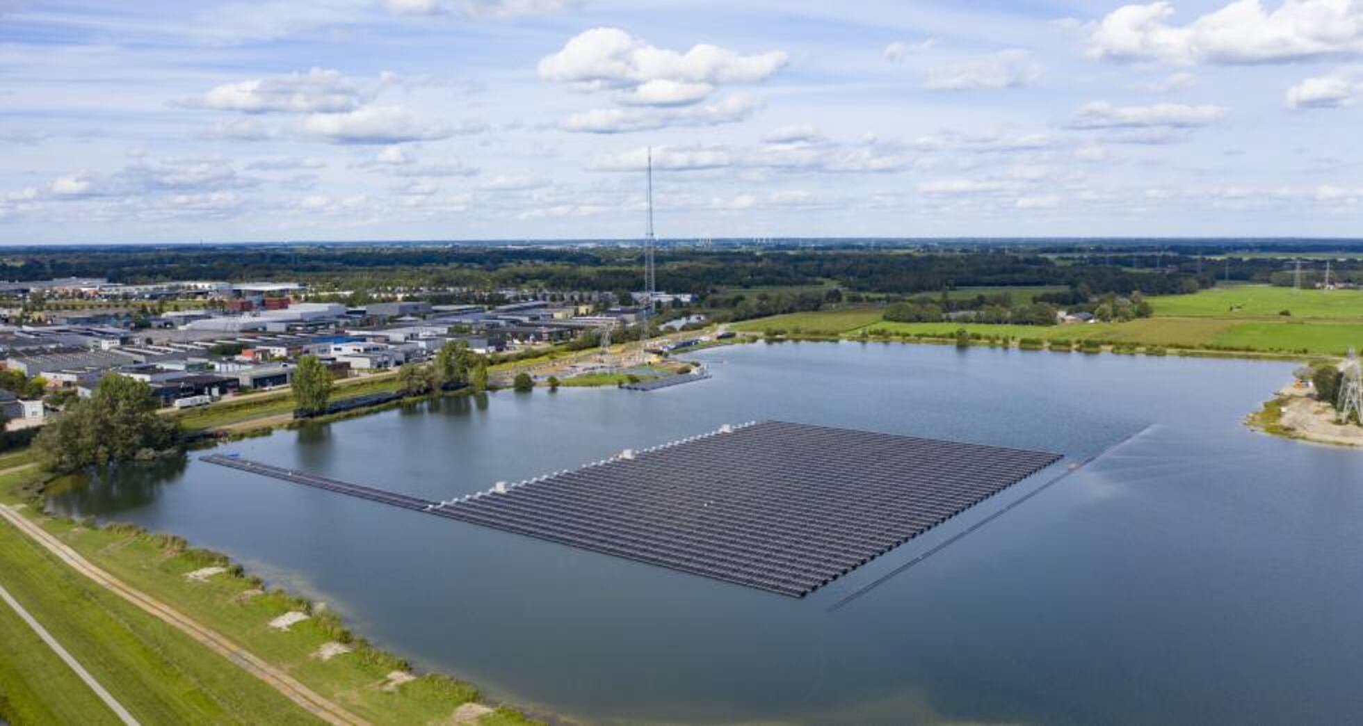 La alemana BayWa apuesta por la solar flotante para crecer | Empresas ...